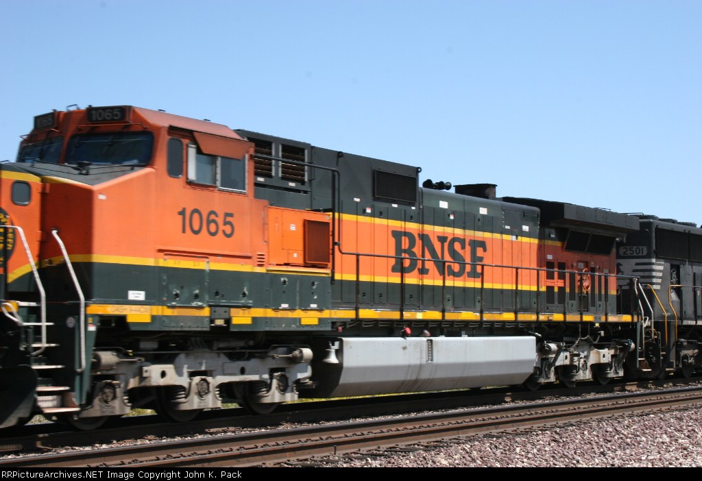 BNSF 1065